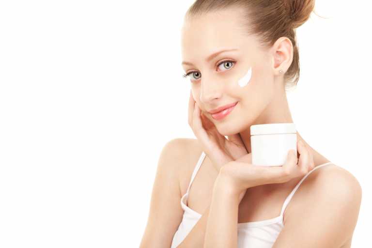 7 Ways to beat Dry Skin in Cold weather